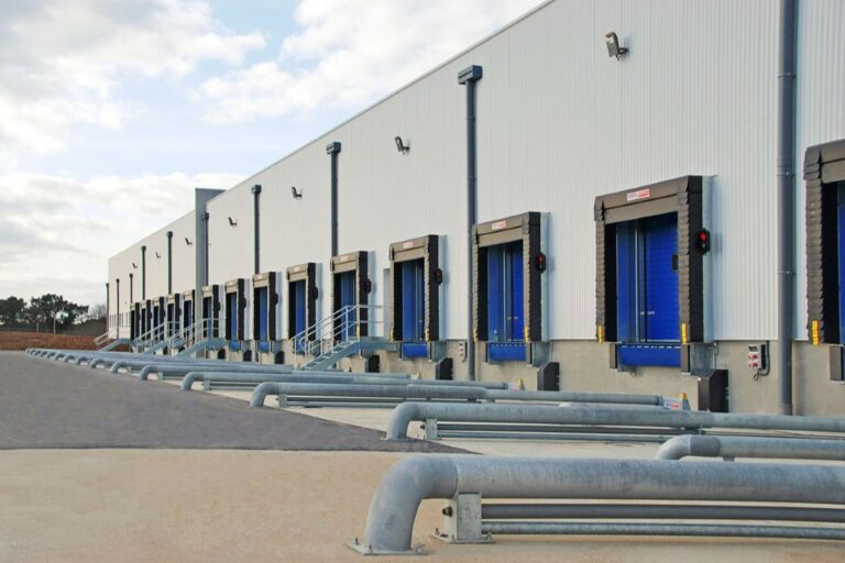Plateau logistique Back Europ – Plougoumelen (56) | CoBe